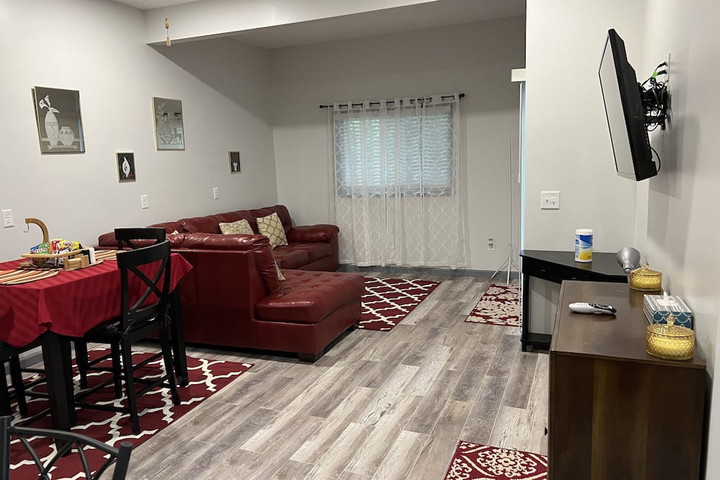 Lovely 2 Bedroom Rental Unit With Free Parking - Columbus, GA