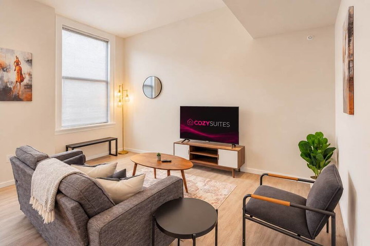 Cozysuites Sky Central #7 - Cincinnati