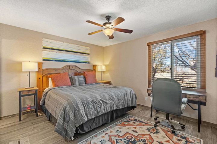 Fort Marcy 32 | Walk To Plaza | Fireplace | Kitchen | Hot Tub | Pool | End Unit | Single Level - Santa Fe, NM