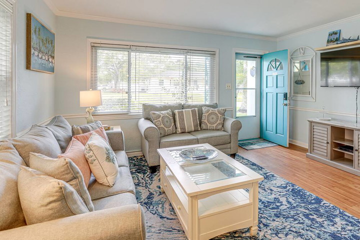 Lovely St Pete Beach Cottage, Walk To Beach & Town - フロリダ州