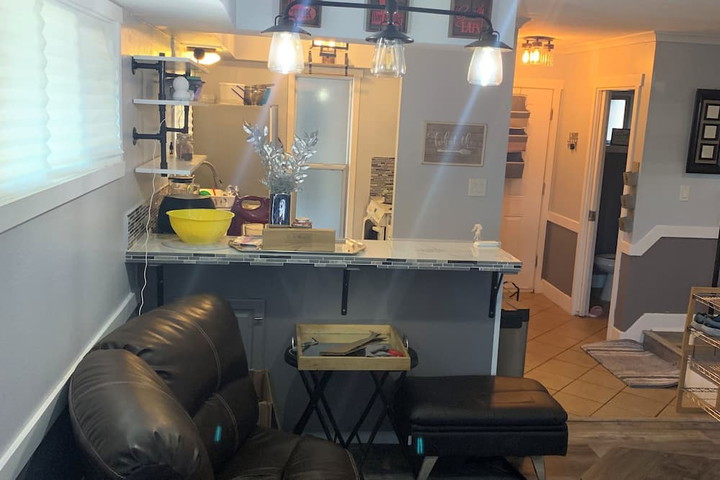 Cozy 2-bedroom / 1.5 Bath 1200 Sqft Modern Renovated Condo - Modesto, CA