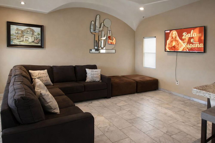 Casa Castillo Spacious Home With Private Pool - Puerto Peñasco