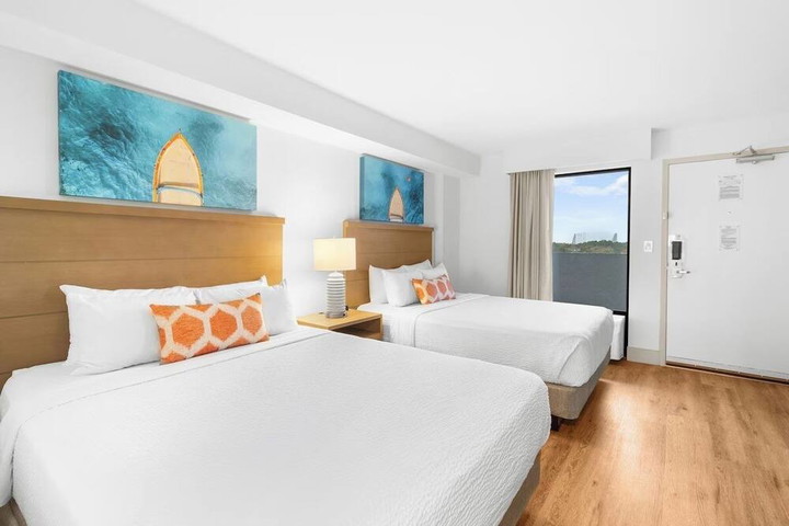 Airy Queen 1br Suite | Oceanfront, Spa, Pool, 1.2 Mi To Broadway At The Beach - Myrtle Beach, SC