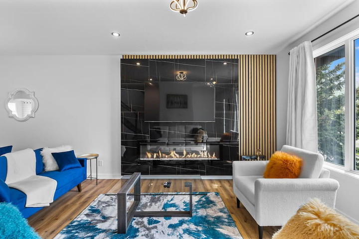 ⭐Luxurious Downtown Duplex⭐ Magnificent ⭐Stylish ⭐Modern ⭐Sleeps 7 - Edmonton