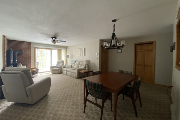 2 Bedroom (Sleeps 6) Cozy Condo In The Heart Of North Conway, Nh. - North Conway, NH
