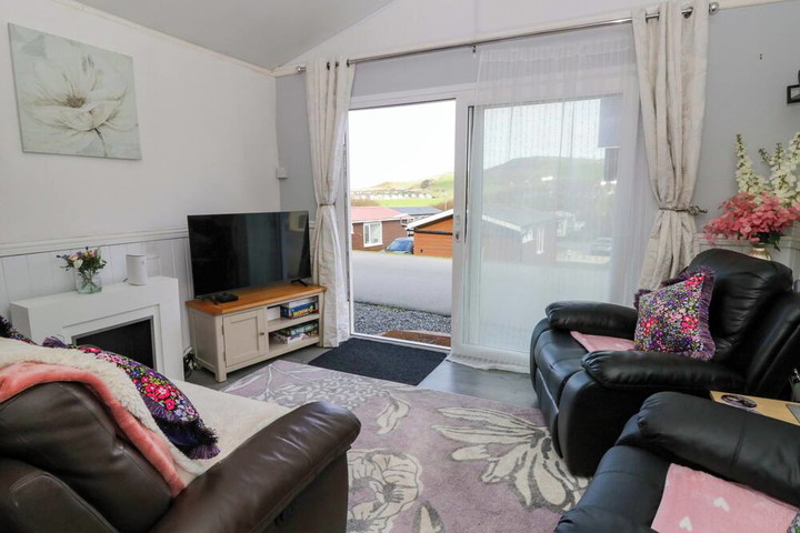The Comfort Den, Pet Friendly, Country Holiday Cottage In Aberystwyth - Borth