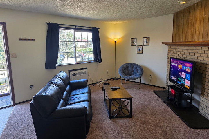 Conveniently Located, 2 Bedroom Condo In Central Casper. - Casper, WY