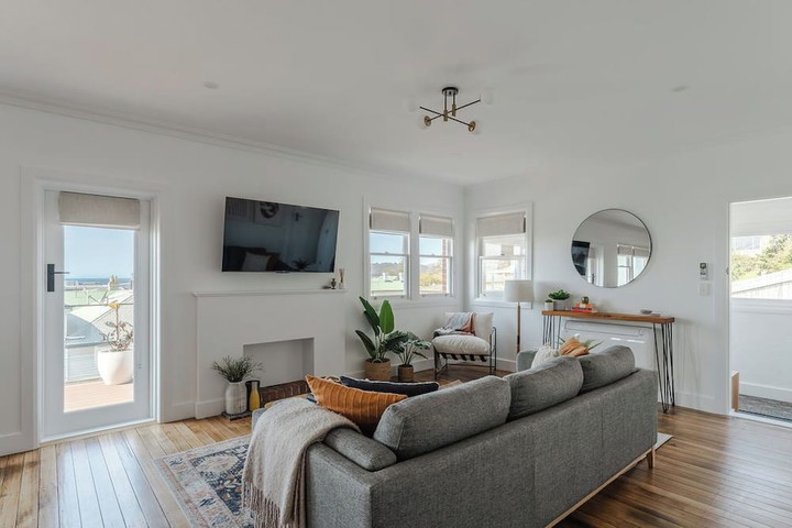 Burnie Retreat - Coastal Comfort Awaits - Somerset