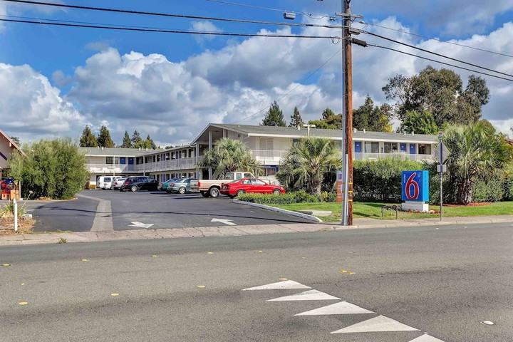 1 Full Bed|mobility|ri Shwr|micfridge - Sebastopol, CA