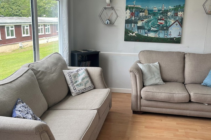 Sunshine Chalet Pet Friendly Sleeps 4 - Devon