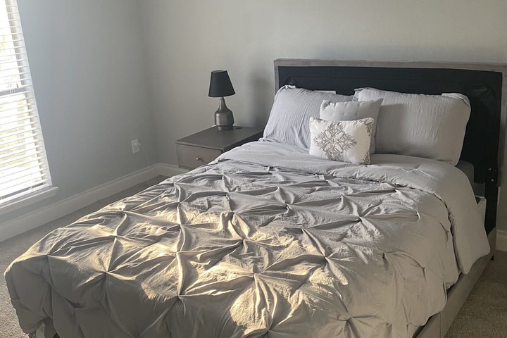 Quiet 1br Condo Near Downtown - Sugar Land, TX