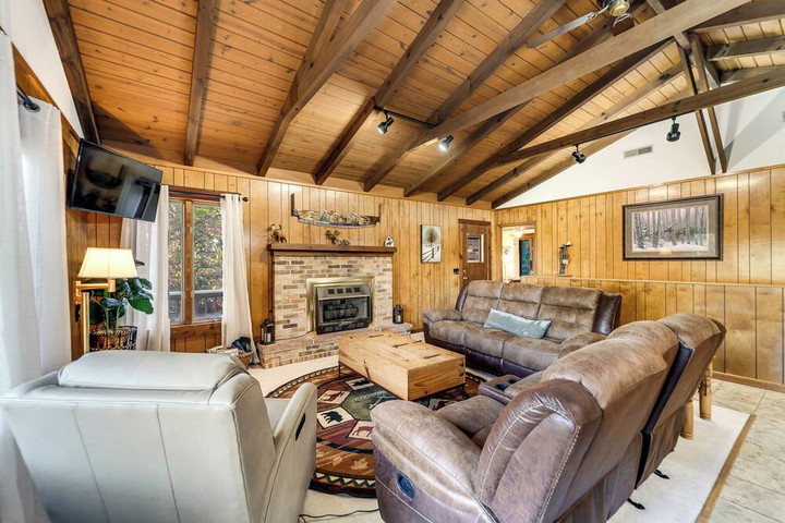 Ruby Retreat Mountain Views, 2 Decks, Fire Pit, Creek, Fast Wifi, Generator - Franklin, NC