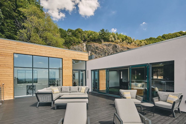 Reservoir View - A Modern Home That Sleeps 8 Guests In 4 Bedrooms - Cheddar