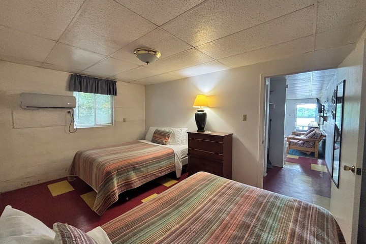 Lakefront Suite - 11 - Kingsland, TX