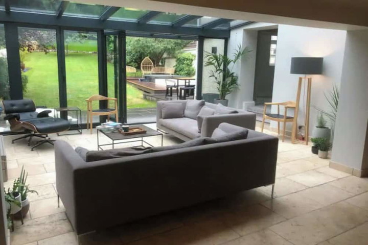 Modern Property With Indoor Swimming Pool - Wiltshire
