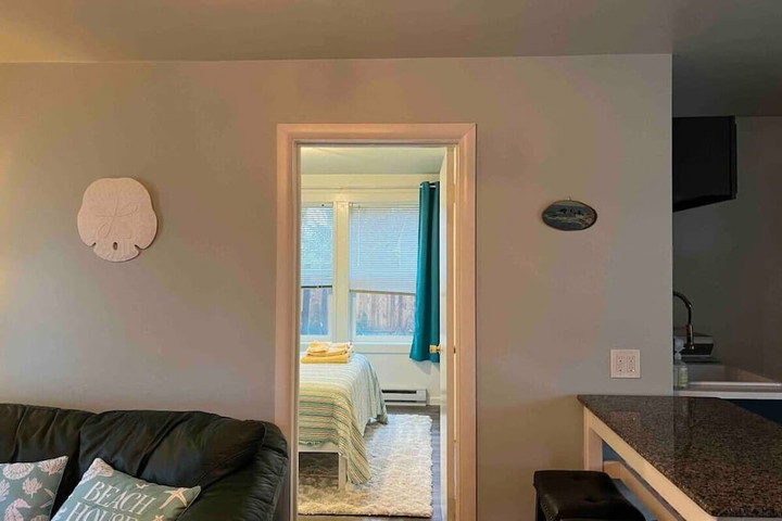 Coastal Botanical Suite - Coos Bay, OR