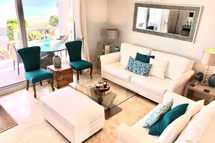 Beachfront 4 Bedroom Luxury Villa Directly On White Sand Beach - Nassau