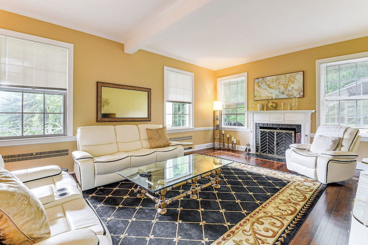 16 Mi To Baltimore: Spacious Home In Owings Mills! - Owings Mills, MD