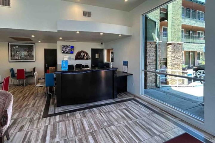 Spacieux Lit King Size | Nsmk - Pasadena, CA