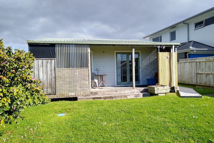 Centrally Located Cottage In Quiet Location - New Plymouth