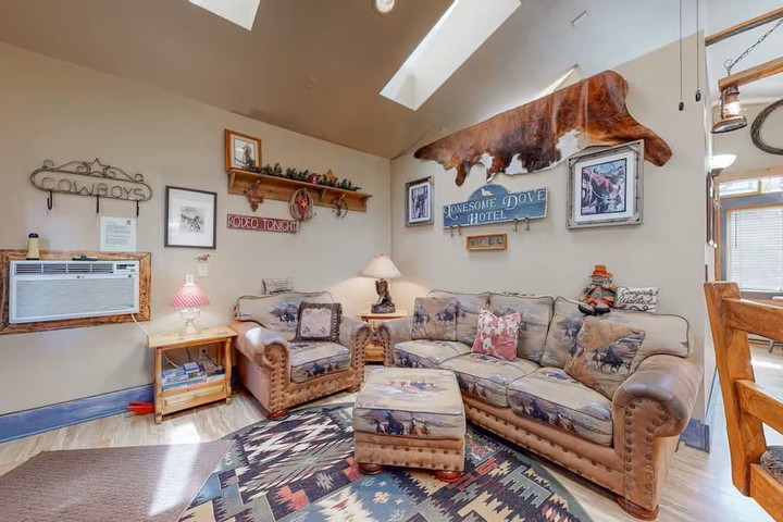 The Carriage House: 1bd 1bath,ac+ Hot Tub +Pet Ok - Estes Park, CO