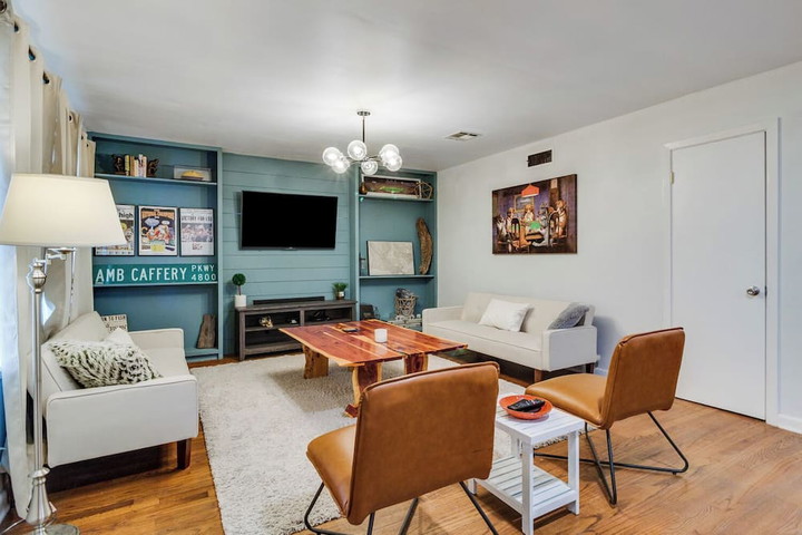 4 Bedroom Oasis - Middle Of Downtown Lafayette!! - Lafayette, LA