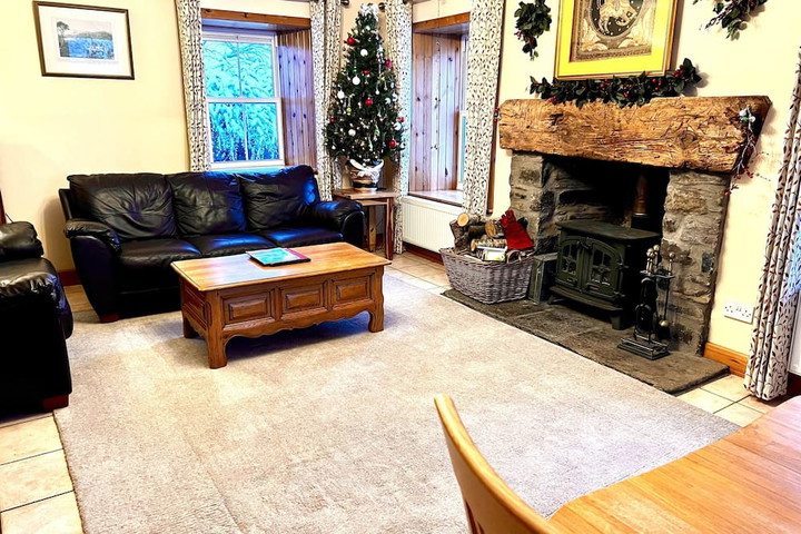 Semi Detached Cottage Sleeps Up To 4 Guests In 2 Bedrooms - Aberfeldy