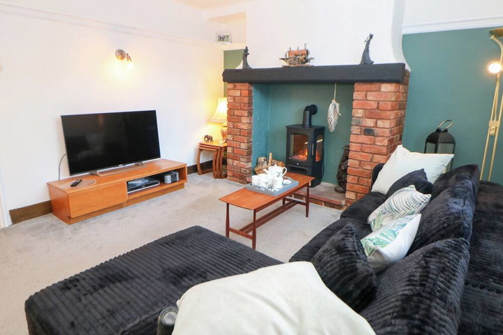 Shunters Nook, Pet Friendly, Character Holiday Cottage In Colwich - Stafford