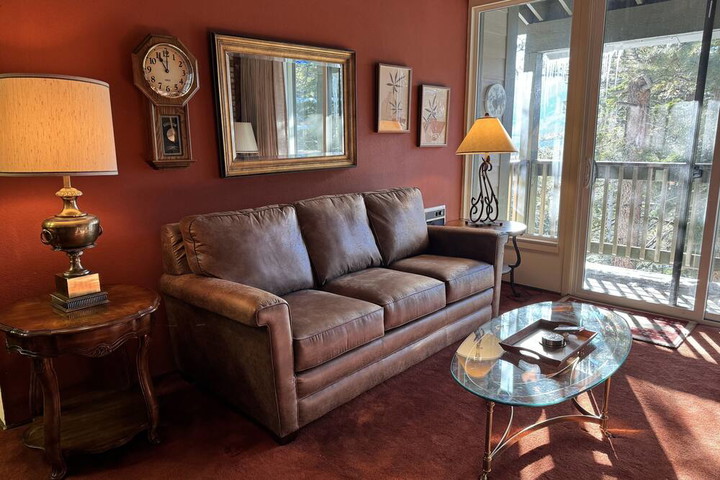 Spacious Cozy Condo With Large Loft , Near Both Canyon Lodge & Village - Mammoth Lakes, CA
