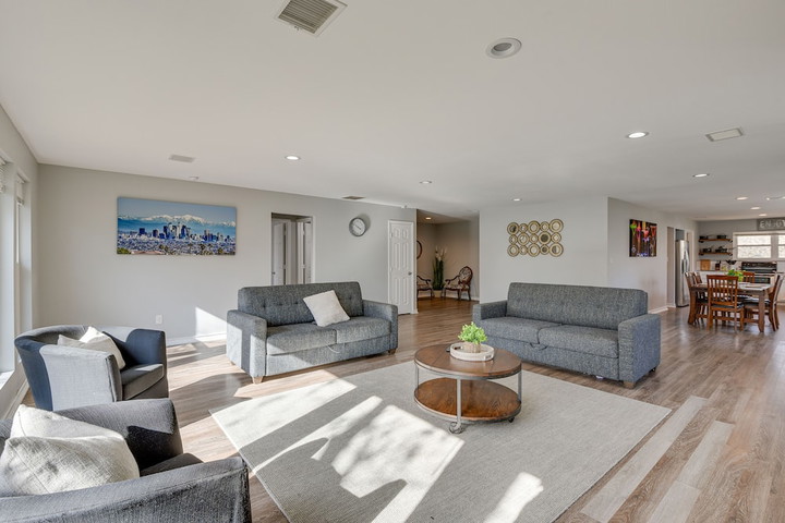 Modern Flower Mound Home < 2 Mi To River Walk - 플라워 마운드
