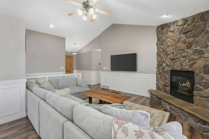Spacious 6-br Entertainment Dream Home Sleeps 20+ - Ogden, UT