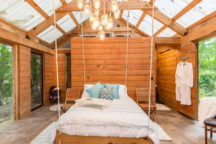 Private Waterfront Escape For Couples - Beaumont, TX