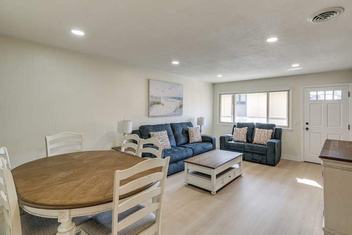 1 Mi To Beach! Walkable Extended Base In Monterey - Monterey, CA