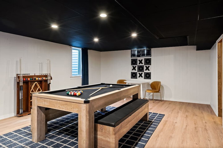 Finnish Sauna | Jumbotron Bar | Gym | Near Nd - Mishawaka, IN