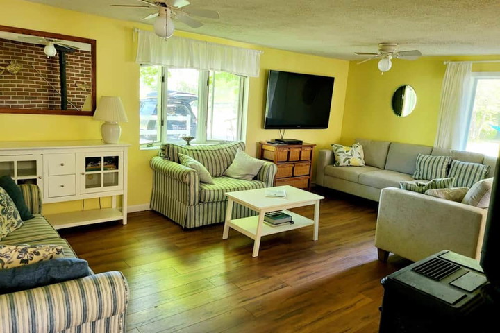 Pet Friendly - No Cleaning Fee - Centrally Located Within Lower Northwest Mich. - Michigan