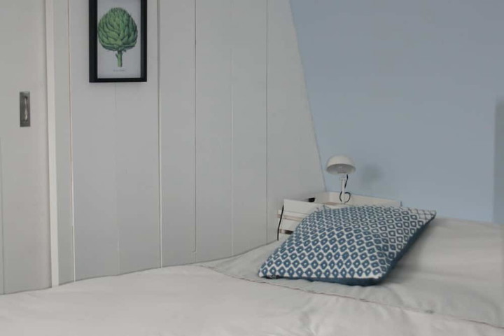 Our B & B Is Located In The Back Of Our Garden In A Separate Garden House - Heiloo