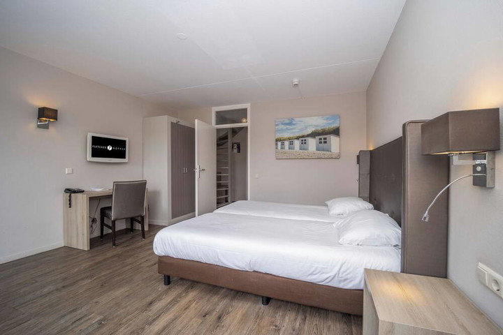 Your Zeeland Oasis With Beach Views, Outdoor Pool, Tennis & Scenic Hikes - Zoutelande