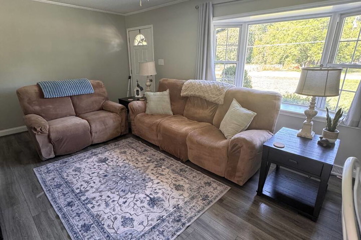 Pet-friendly Country Retreat- Fenced Yard & Patio - Burlington, NC