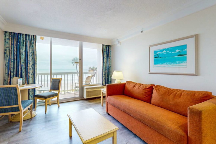 Oceanfront Studio With Balcony, Resort Pools & Walkable Fun - Ormond Beach, FL