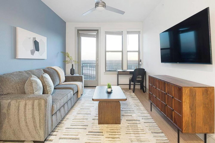 Landing | Chic 1bd, Clubhouse, Gym - Leander, TX