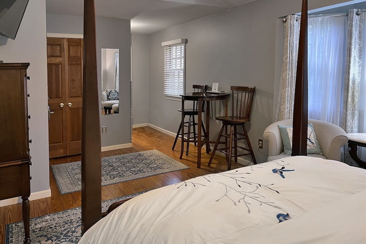 The Bluebird Suite At Harpers Ferry Guest House - Harpers Ferry, WV