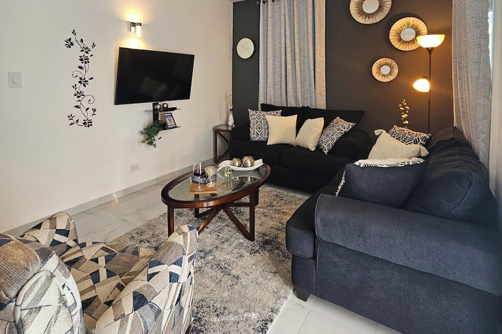 Villa De Gloria Ii - Elevated Signature Stay - Levittown