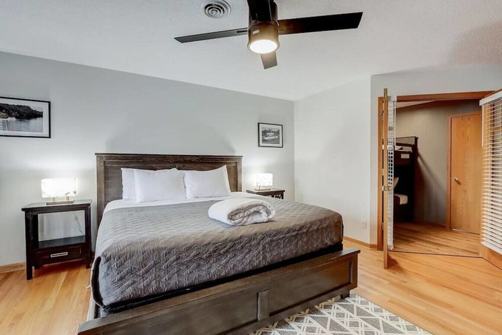 Wi Dells Lakeside Serenity Condo On Lake Delton - Lake Access With Boat Slip (Upon Request) - Wisconsin