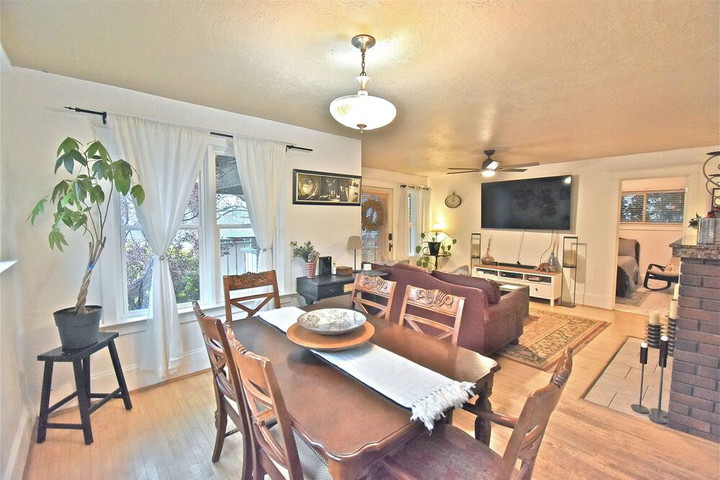 Spacious Sugarhouse Home- Close To Downtown & The Mtns. Dog Friendly! - Salt Lake City, UT