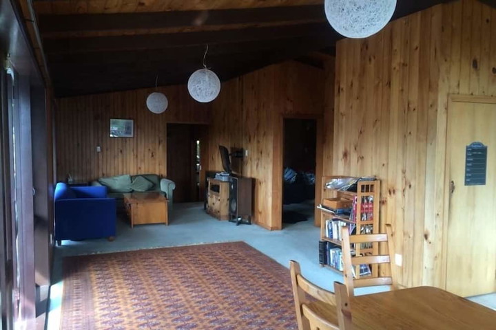 The Log Cabin Resort - Waiwera