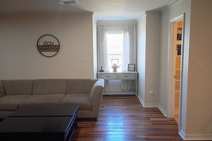 Cozy And Lux 1-bedroom Guesthouse In Ritzy Part Of Texarkana With Ac - Texarkana, TX