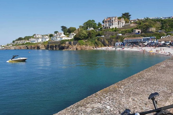 Panoramic Views & Off Road Parking! - Brixham