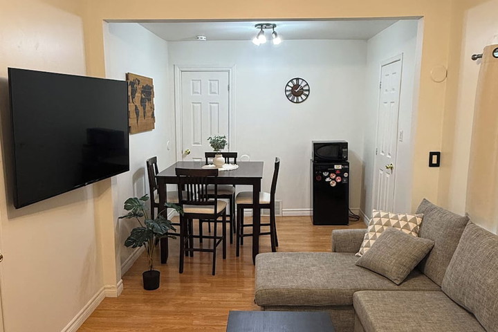 Modern Private Suite | Kitchenette | Wi-fi | Parking | Self Check-in - Greater Sudbury