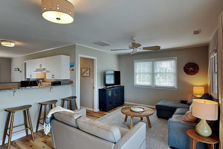 The Sassy Sea Turtle | Spacious + Pet-friendly Retreat, Just Steps From The Beac - Hampstead, NC