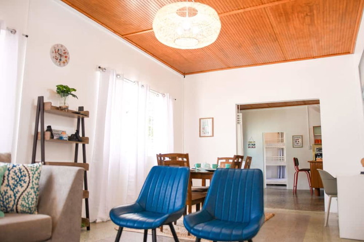 4 Bdrm Vacation Home.  Games & Toys. Full Kitchen. Wifi. Netflix. A/c. - Tobago